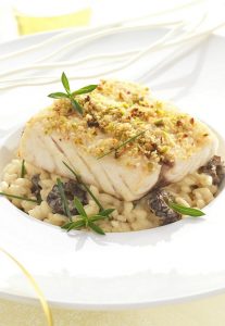 Filet de maigre, fine chapelure de pistache et risotto champignons - Le ...