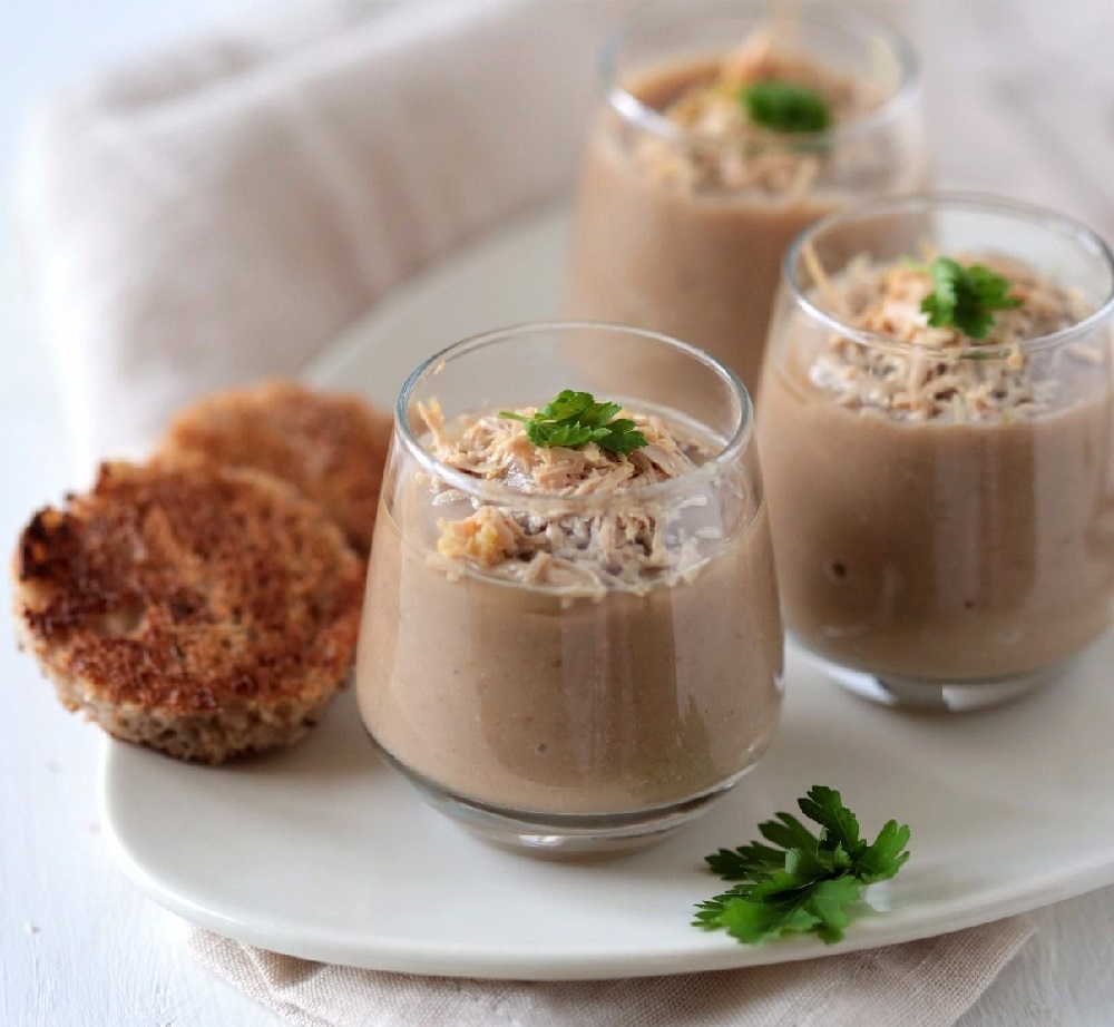 Velouté de châtaignes au foie gras pour les repas de fête Velouté de châtaignes au foie gras pour les repas de fête
