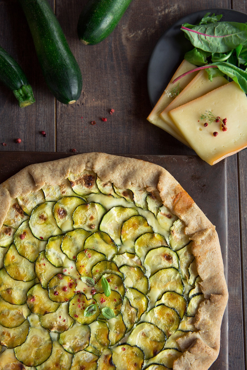 La tarte rustique aux courgettes et fromage à raclette La tarte rustique aux courgettes et fromage à raclette