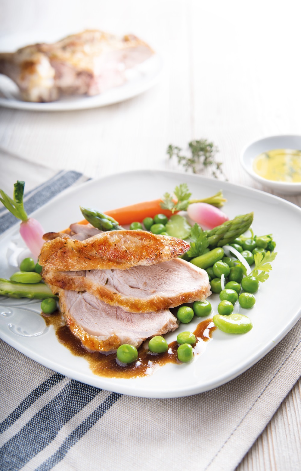 Gigot de chevreau et petits légumes printaniers - Le Grand Pastis