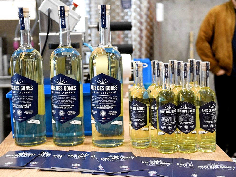 L'Anis des Gones, le grand pastis lyonnais "meilleur au monde" - Le ...