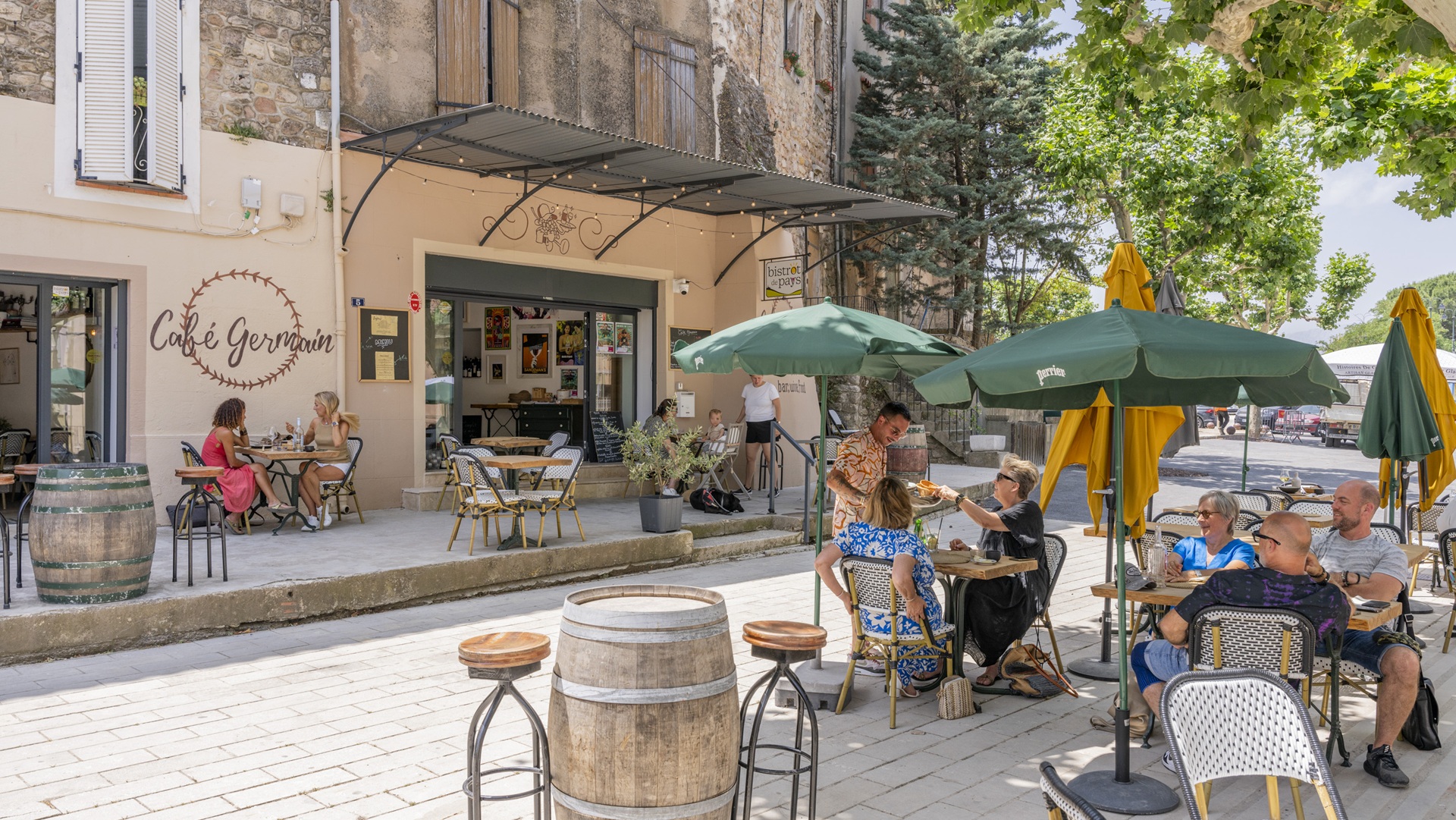 A Pourrières, le Café Germain cœur battant du village - Le Grand Pastis